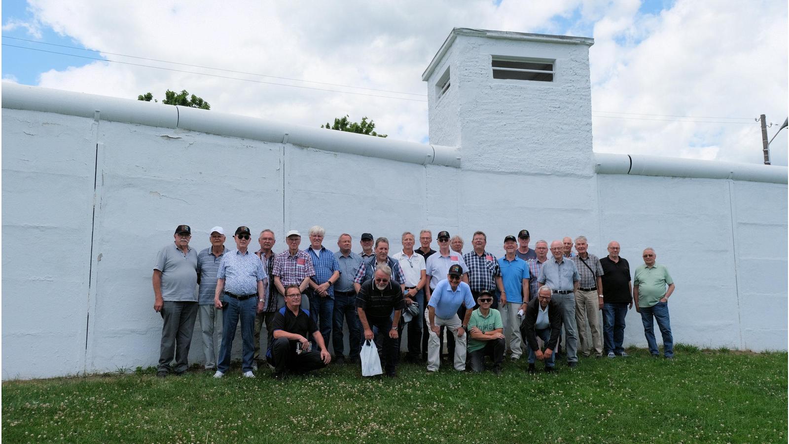 Deutsche Kriegsgräberfürsorge: Traditionelle Gedenkstättenreise Ortsverband Exten | Schaumburger ...